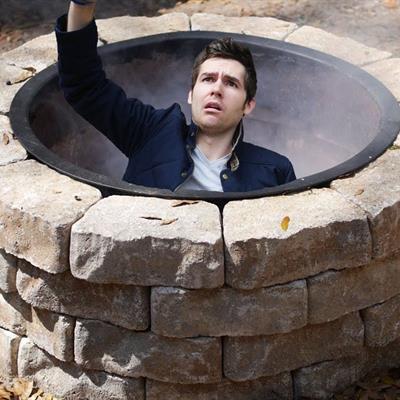 Well (adj) : Giếng, lồng cầu thang