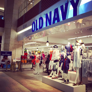Old navy (n) : Một công ty bán lẻ đồ trang sức và quần áo của mỹ thuộc ...